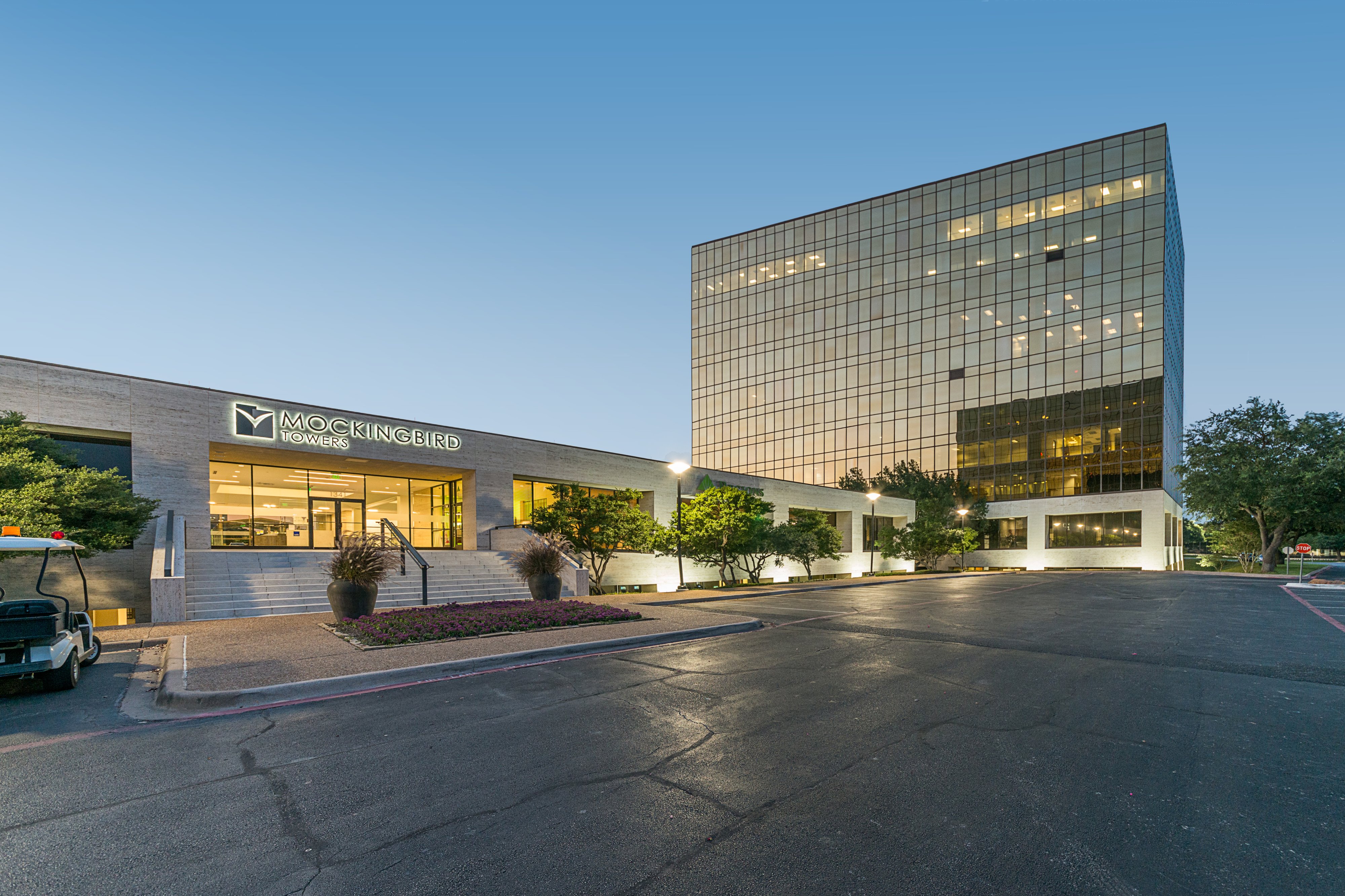 Mockingbird Towers | 1341 W Mockingbird Ln Dallas, Texas