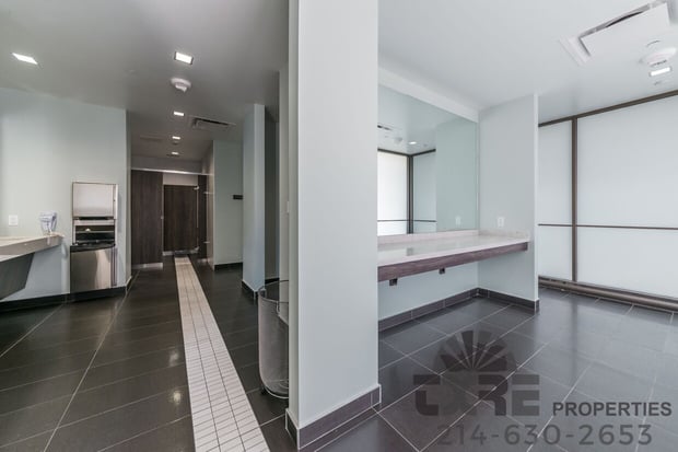 Mockingbird Towers | 1341 W Mockingbird Ln Dallas, Texas