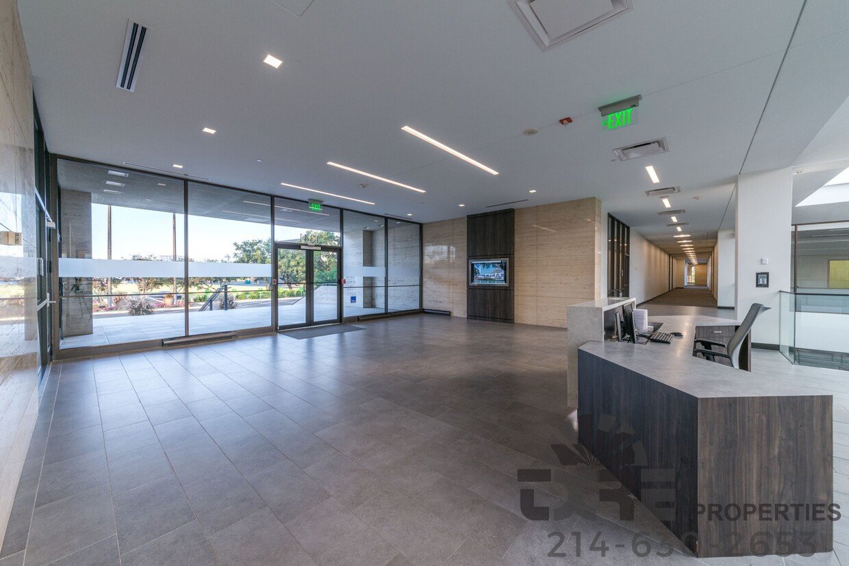 Mockingbird Towers | 1341 W Mockingbird Ln Dallas, Texas