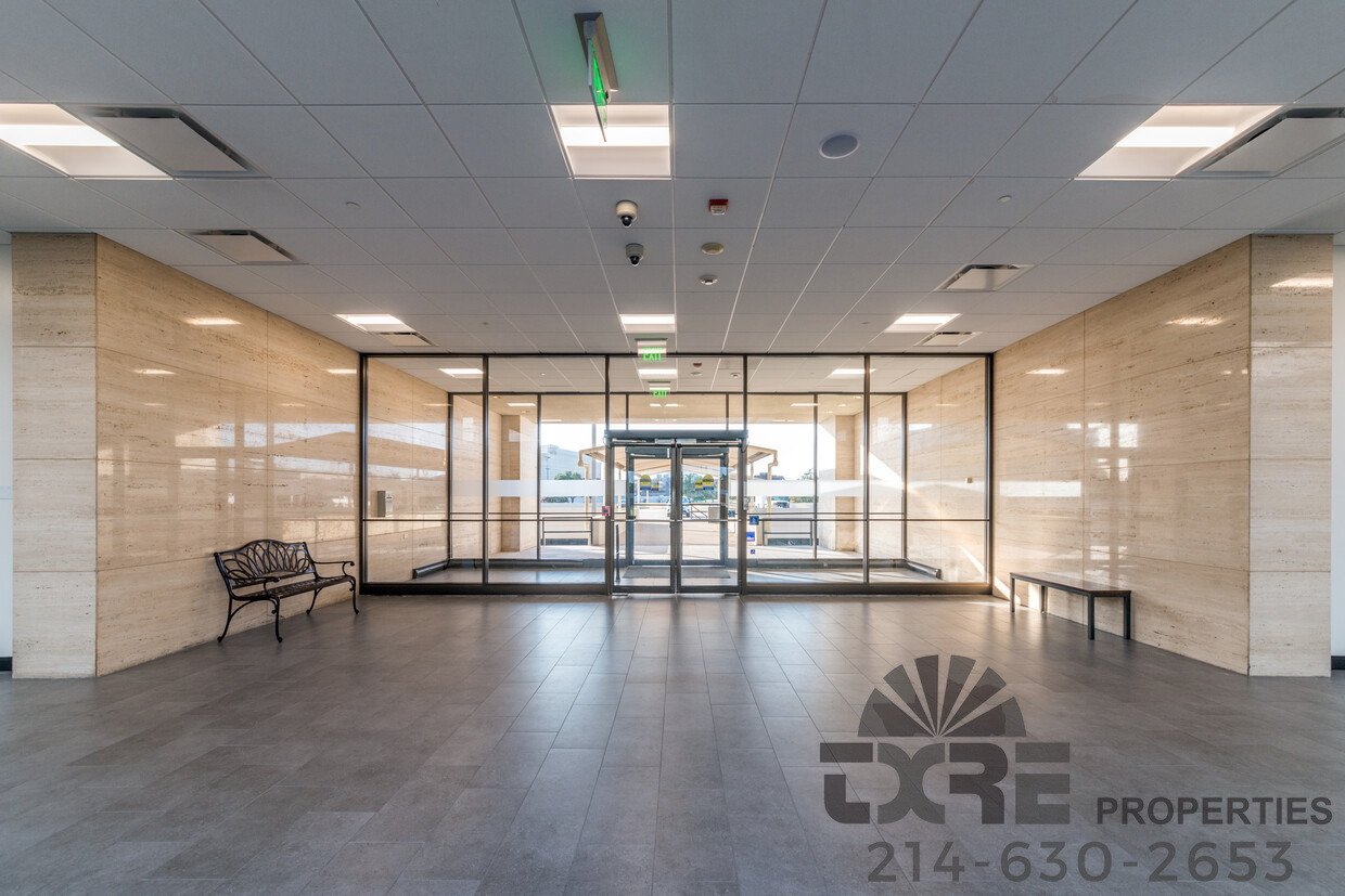 Mockingbird Towers | 1341 W Mockingbird Ln Dallas, Texas